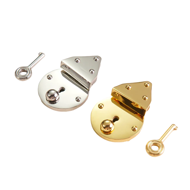 Flat Round key lock - Luxury hardware - Leather House - Fur, Buckles ...